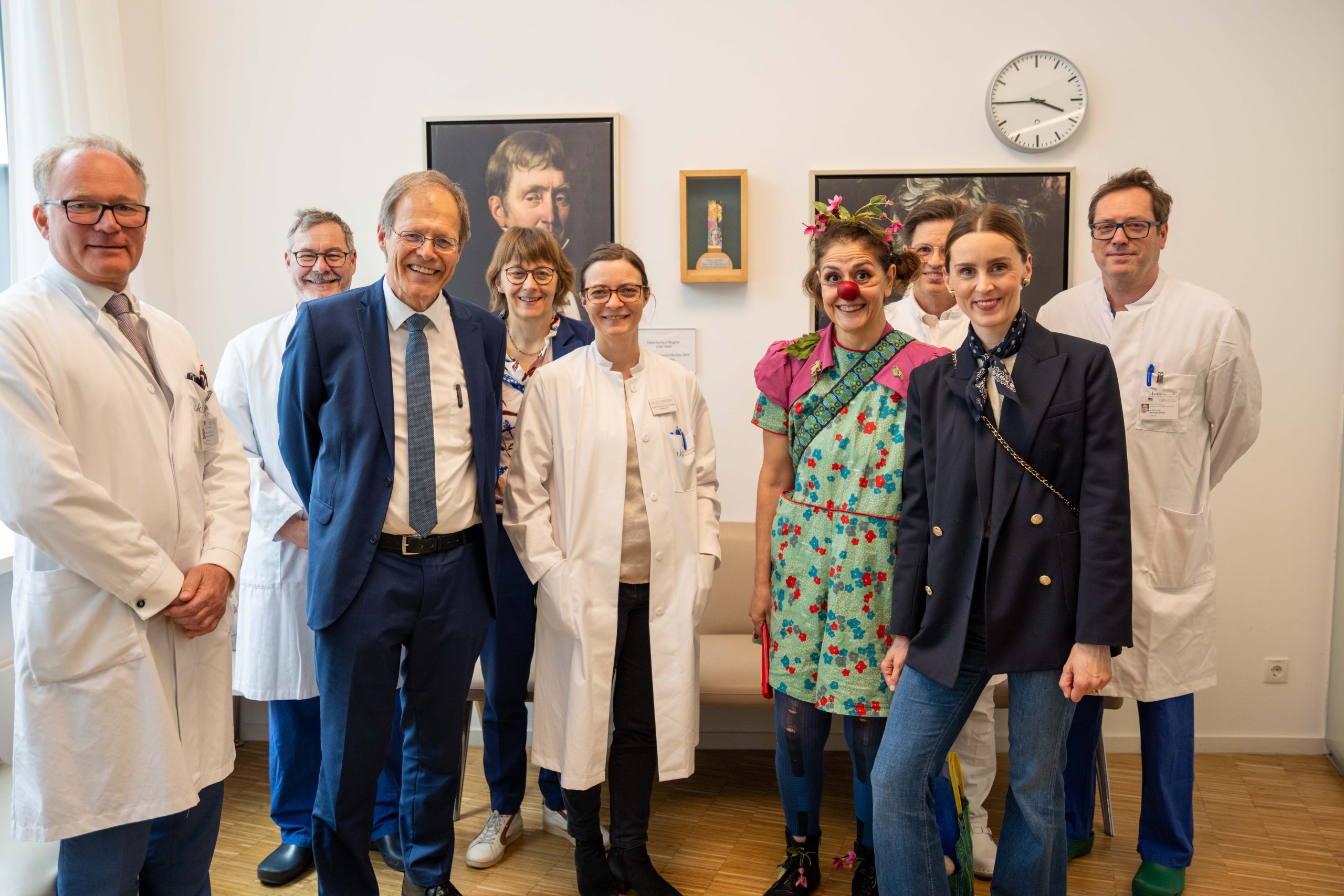 Klinikclowns am UKB spenden Kraft und Zuversicht in der OP-Begleitung ...